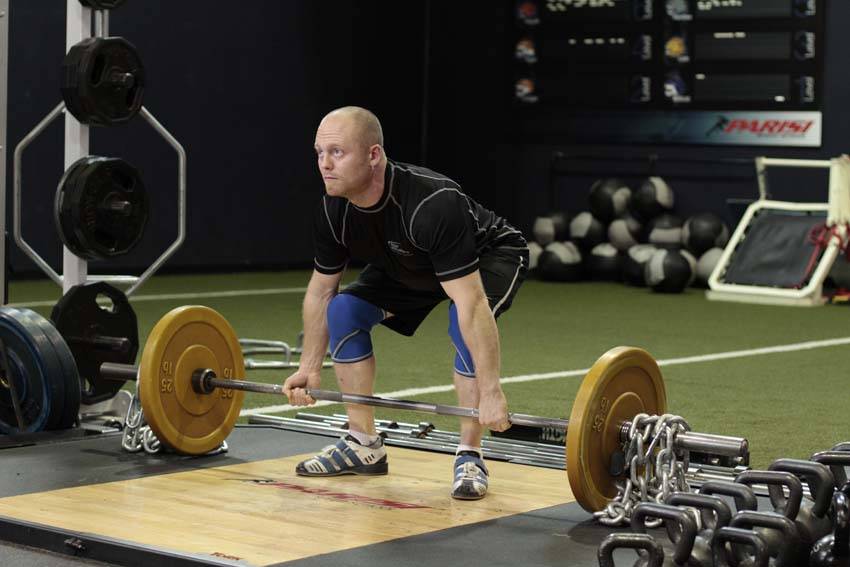 Deadlift With Chains vs Seated Good Mornings: Which Is Better ...