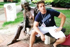 Teen Bodybuilder Turns Into Zombie Cannibal After Taking Flakka ...