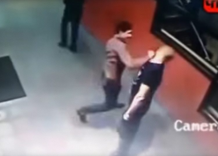 WATCH: Crazy Bodybuilder Fights – Fitness Volt