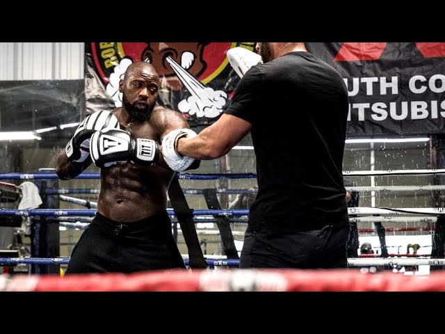WATCH: Mike Rashid Wins His Pro Debut Boxing Match – Fitness Volt