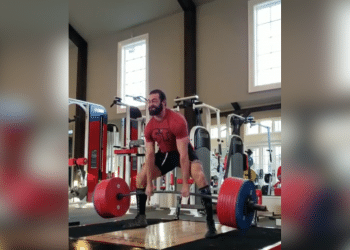 Cailer Woolam Deadlifts Mind-Blowing 425kg/937 lbs – Fitness Volt