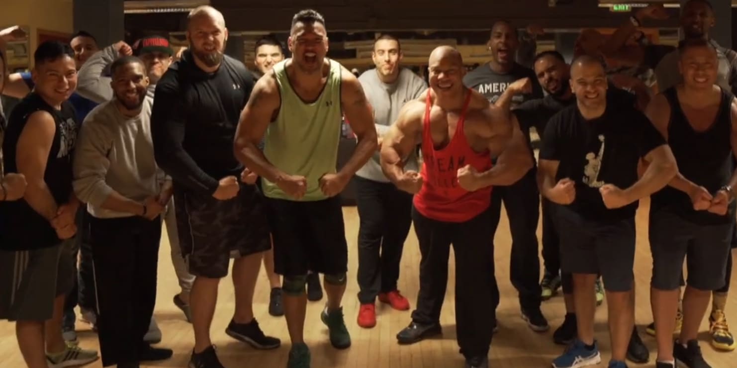 Phil Heath Teaches Marines Bodybuilding Poses, Looks MASSIVE – Fitness Volt
