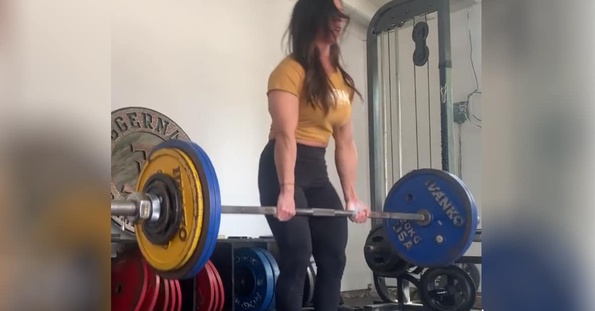 IPF World Champ Marisa Inda Nails 147.5kg/325lb Beltless Deadlift x 10 ...