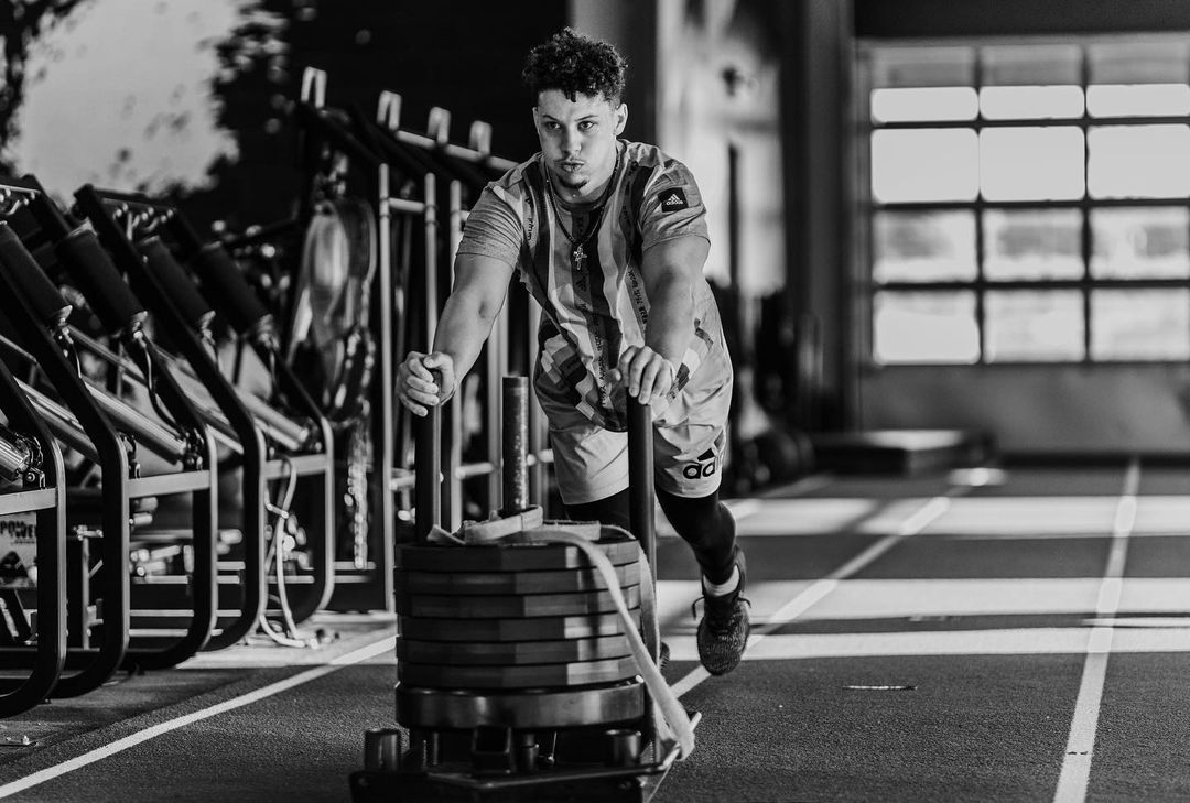 Patrick Mahomes' Diet and Workout Plan – Fitness Volt