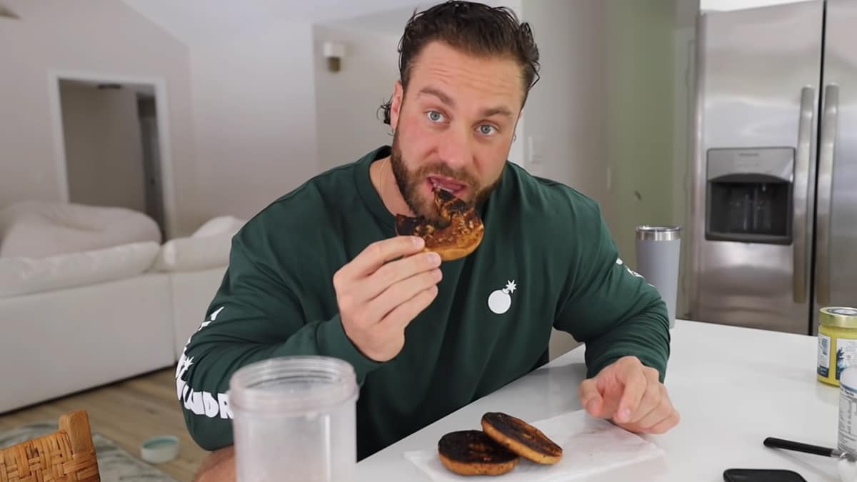 Classic Physique Champion Chris Bumstead Shares Bulking Diet, 5000 Plus ...