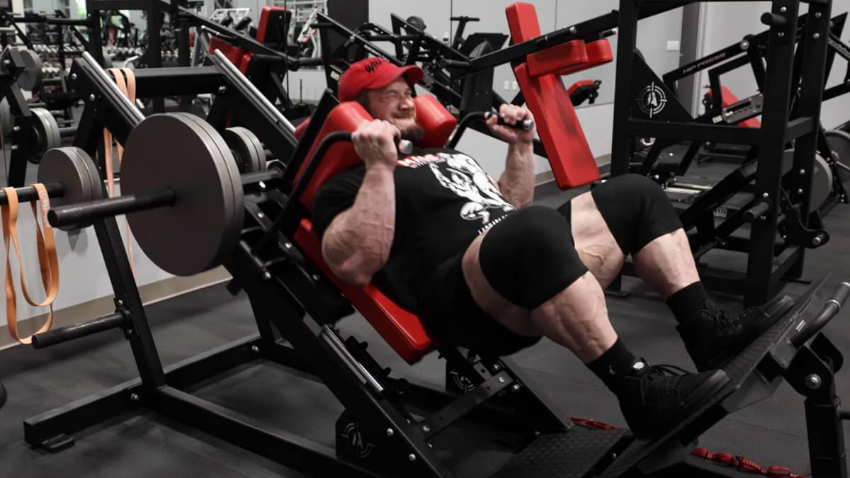 Bodybuilder Hunter Labrada Shares a High-Intensity Quad-Focused Leg ...