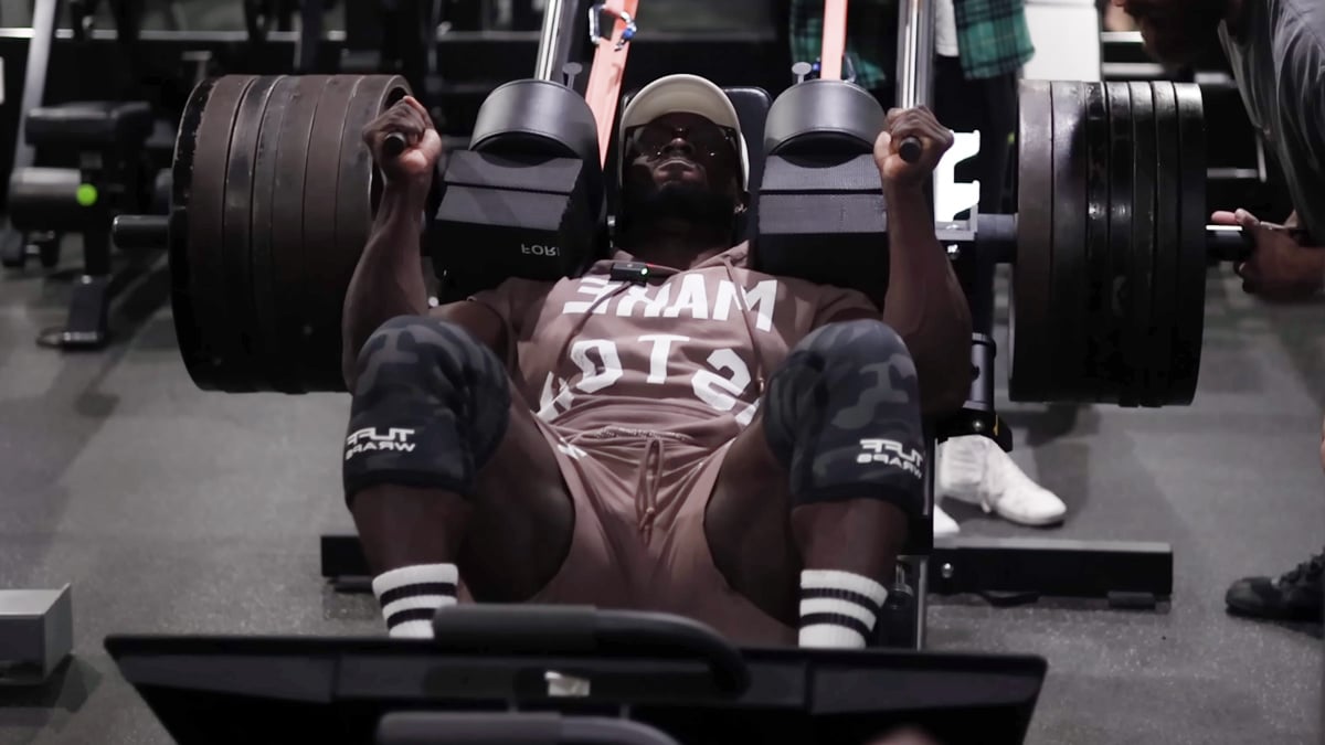 Terrence Ruffin Pushes Through An Intense Leg Workout Three Weeks Out ...