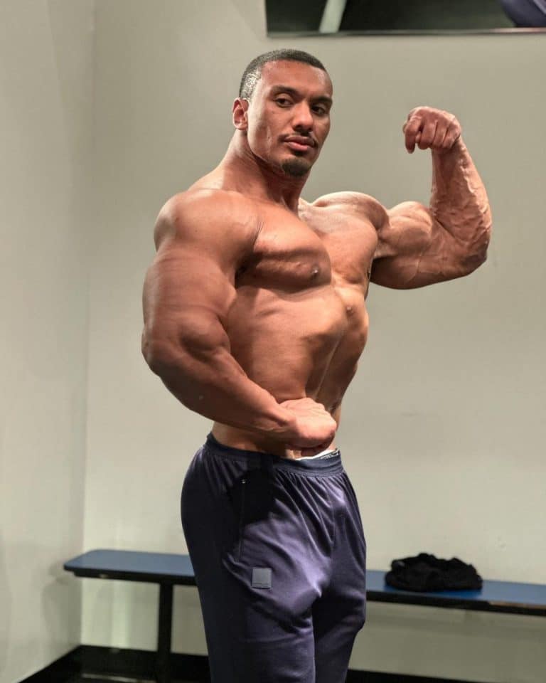 Larry Wheels Crushes 200-lb (90.7-kg) Dumbbell Bench Press for 6 Reps ...