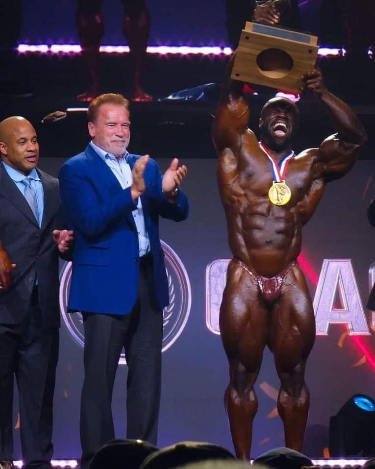Samson Dauda Unveils Massive Package in Guest-Posing at 10x Ben Weider 2023 – Fitness Volt