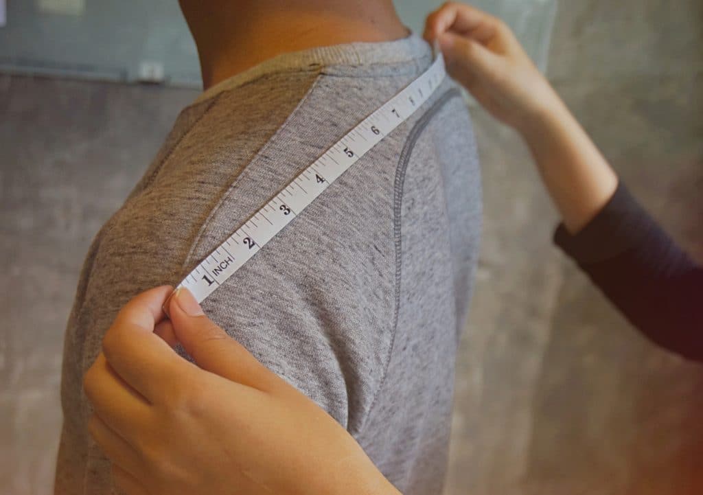 Average Shoulder Width For Men and Women – Fitness Volt