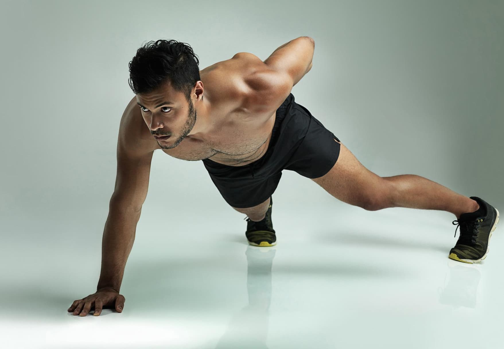 Maximize Strength with Band Push-Ups for Upper Body Power – Fitness Volt