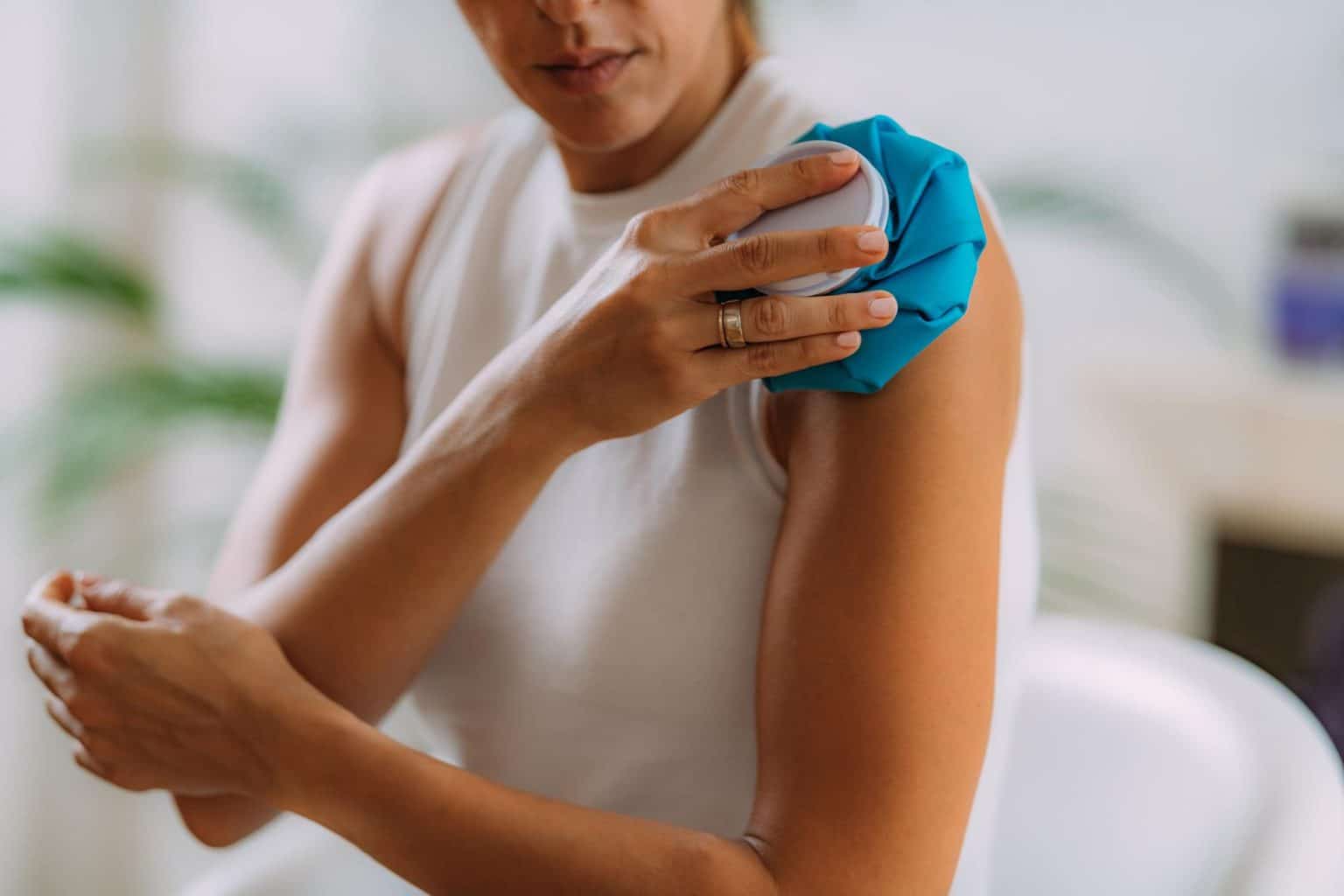 Shoulder Tendonitis: Symptoms, Causes, Treatment, and Prevention ...
