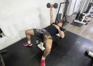 Build Strength with One-Arm Dumbbell Bench Press: Target Key Muscles