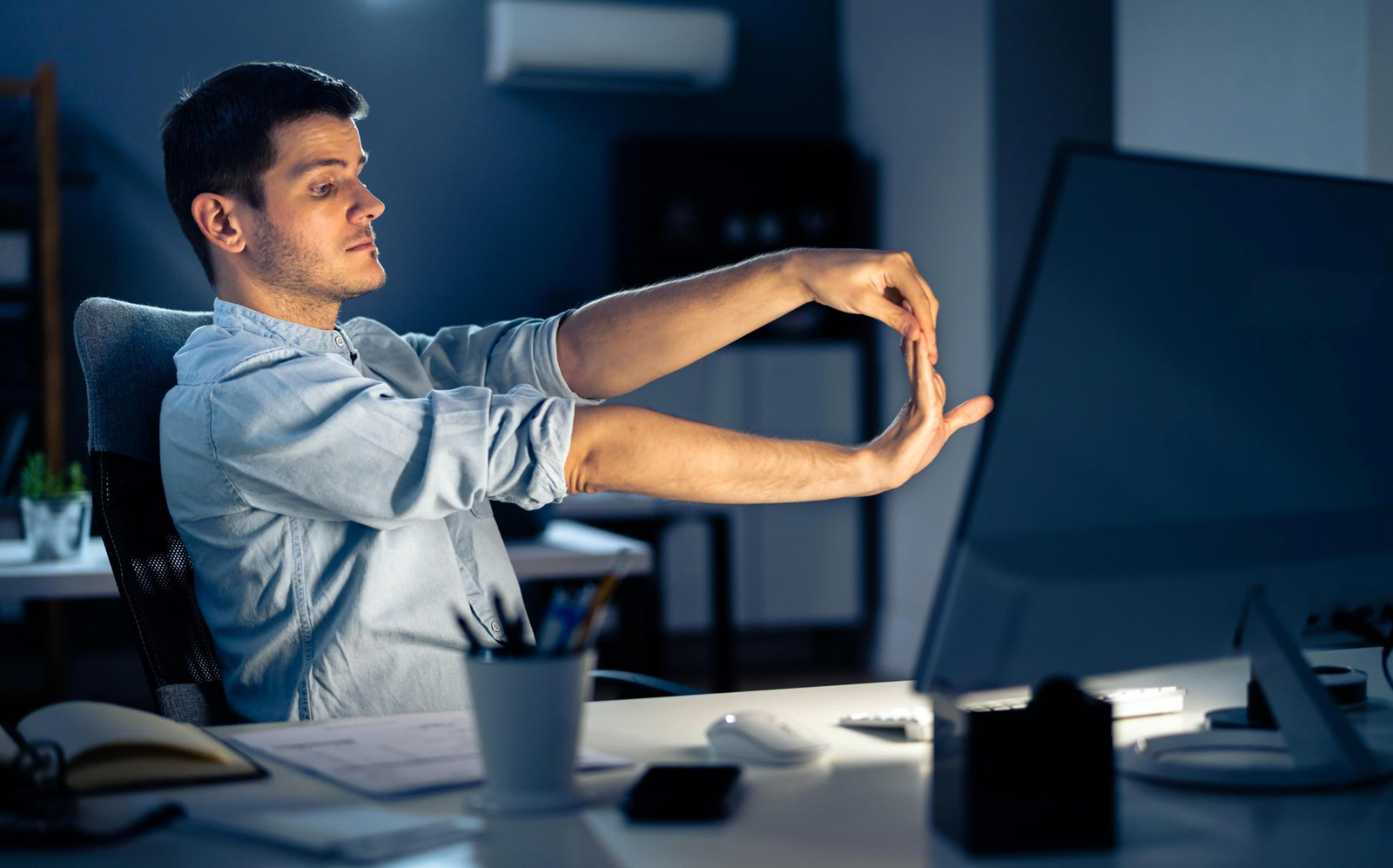 Exercises for Better Posture You Can Do at Your Desk – Fitness Volt